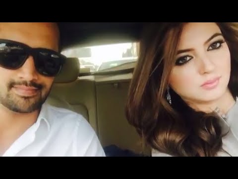 Atif Aslam Pictures with his Wife Sara Bharwana