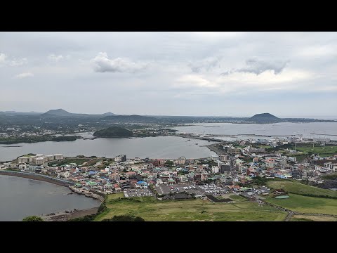 Seongsan and the wild horses of Seopjikoji, Jeju (full podcast)