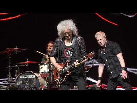 Brian May Joins The Offspring on Stage for Two Songs, Here's How They ...