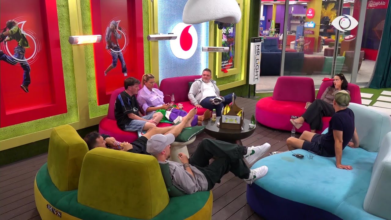 “Kush ka nevojë më shumë për dashuri?”/ Si iu përgjigjën banorët ...