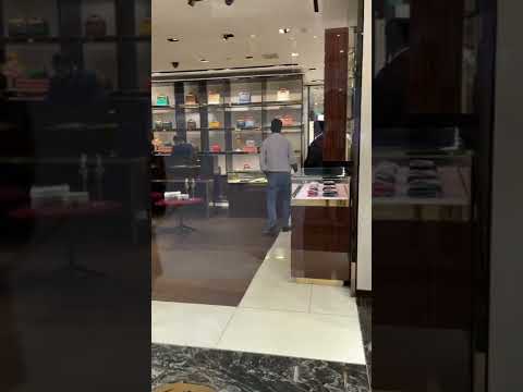Buying Gucci Flora Perfume - Mini Vlog #shorts #gucci #guccivlog