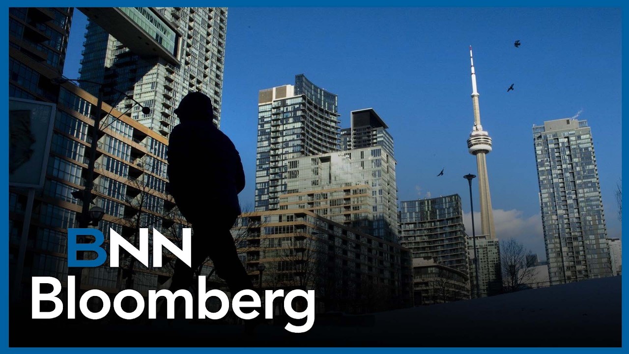 Canada's population shrinks