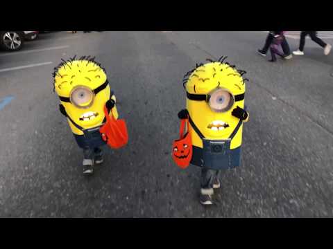 DIY Minion Costumes, Twins trick or treating