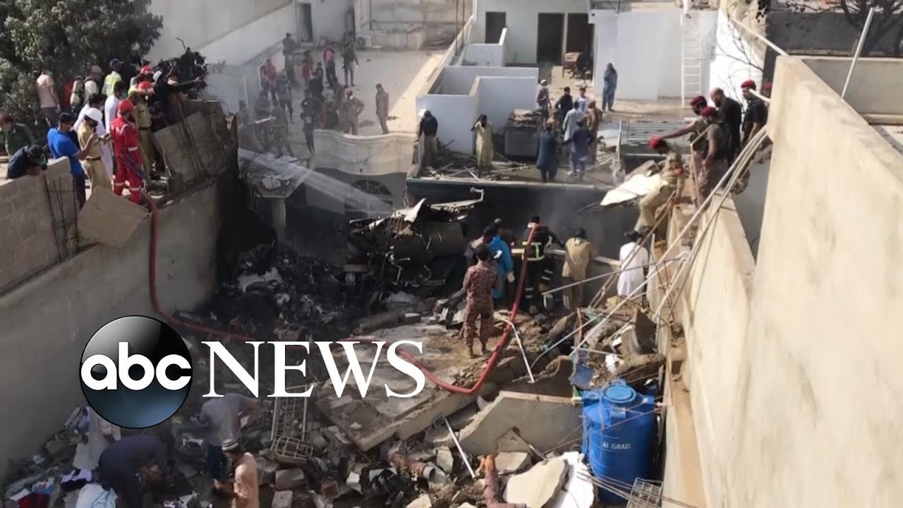 Rescuers search for victims of Pakistan plane crash | WNT