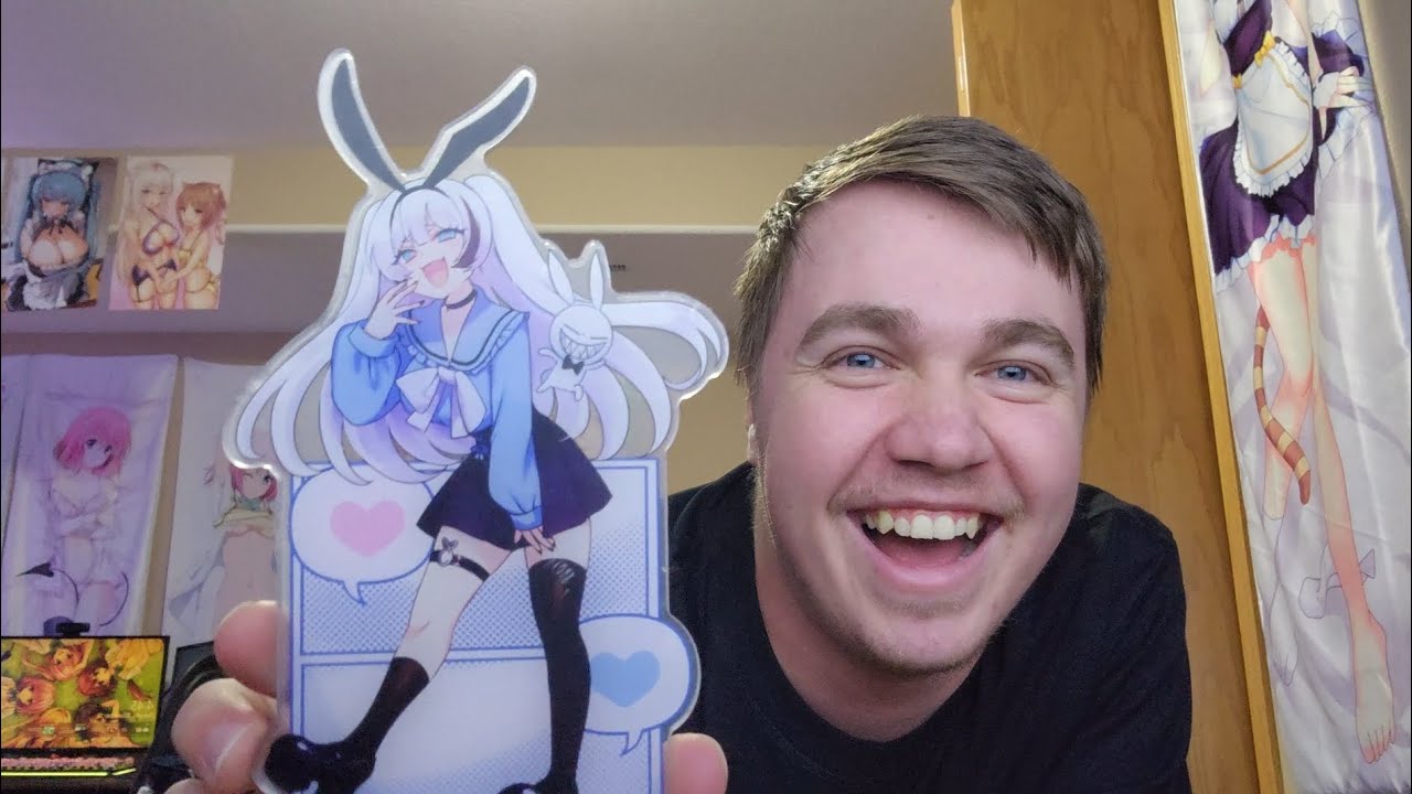 Unboxing the OFFICIAL UwU Market x Sally Sinclair merch!