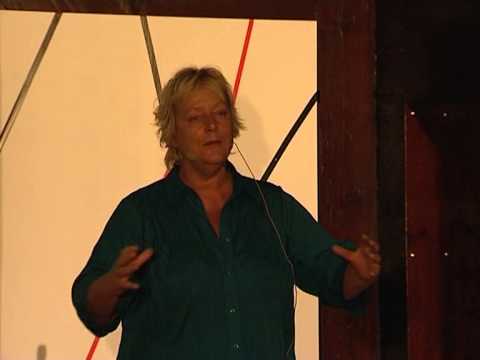 The Crisis Caravan: Linda Polman en TEDxCanarias 2012