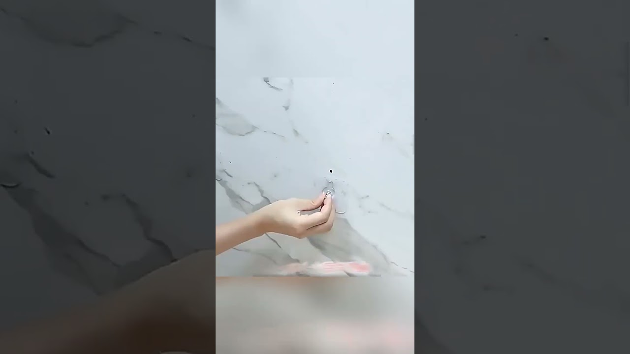 You finally found a way to create a dreamy photo wall without losing your tenancy deposit. ☁️📸