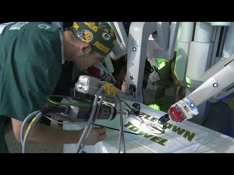 Bellin Health's Best Hands in Green Bay Grape Peeling Competition
