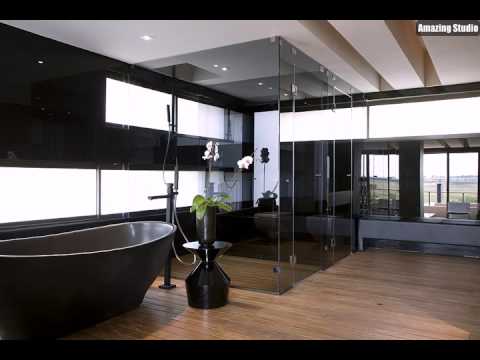Expansive Badezimmer in Schwarzweiss