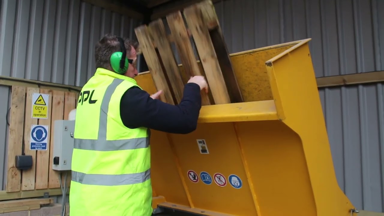 Inside Our Pallet Recycling Machine | 100% Sustainable Process | Portswood Pallets LTD