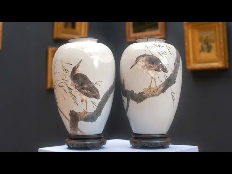 Expert’s Voice | A pair of Japanese cloisonné vases by Namikawa Sosuke | Venduehuis The Hague
