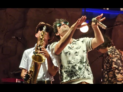 Gerry Rafferty Cover - Baker Street by Yacht Rock Review Live in Vegas June 2025