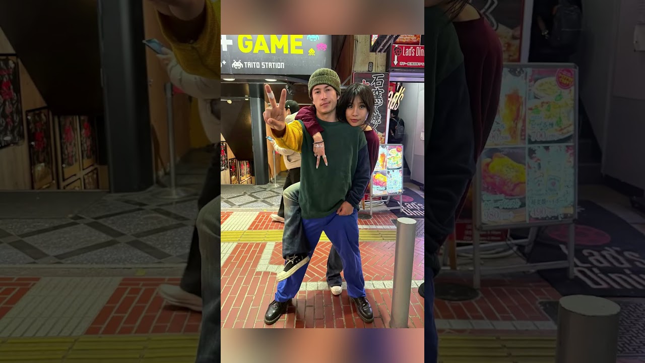 ANIME POSES IN JAPAN 😍