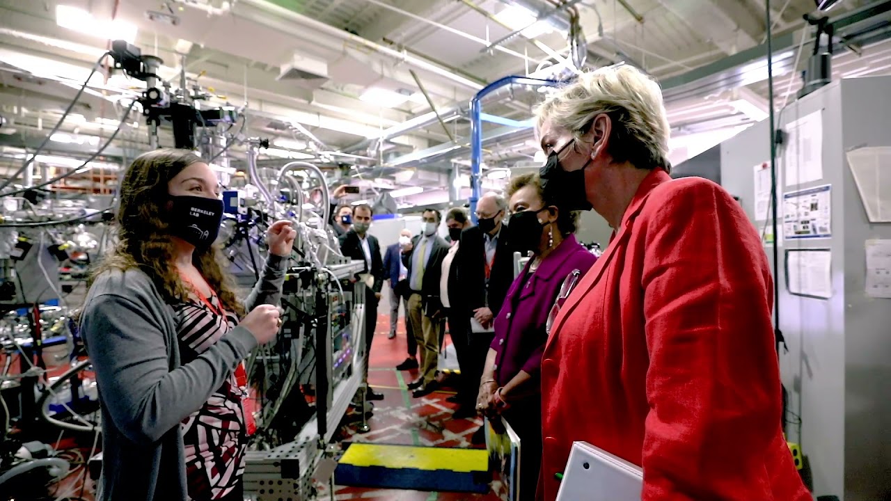 Secretary Granholm visits Berkeley Lab
