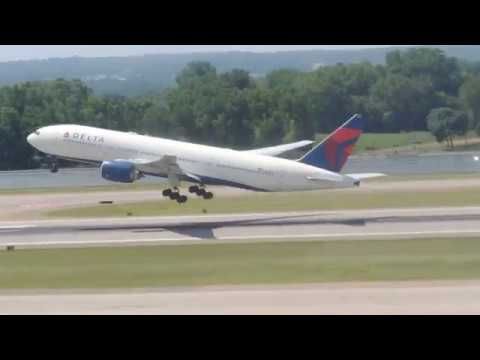 MSP Parking Garage Spotting (Delta 777)
