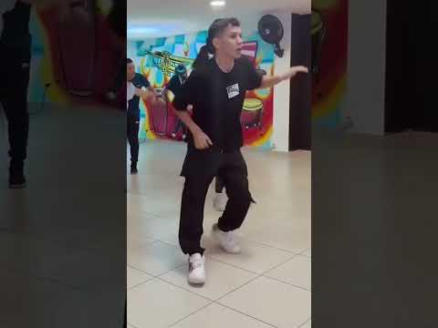 Another one! Singing bodies. Perfect example for dancing to the vocal. #dance #salsa