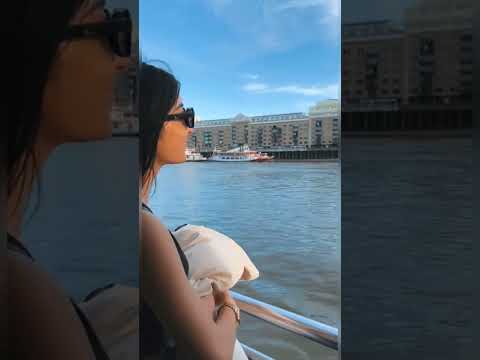 Pov:You're living the best life while studying abroad????????ft. Shreya #london #centrallondon #londonvlog