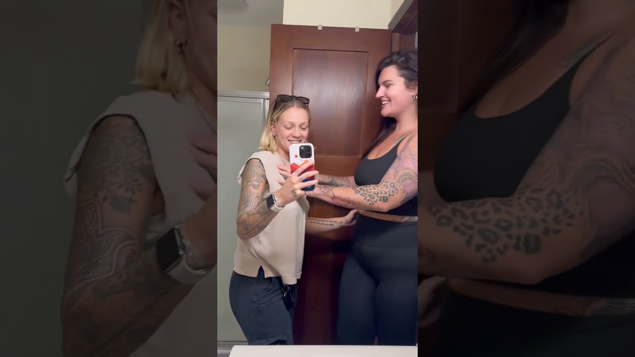 Lesbian Kissing 72