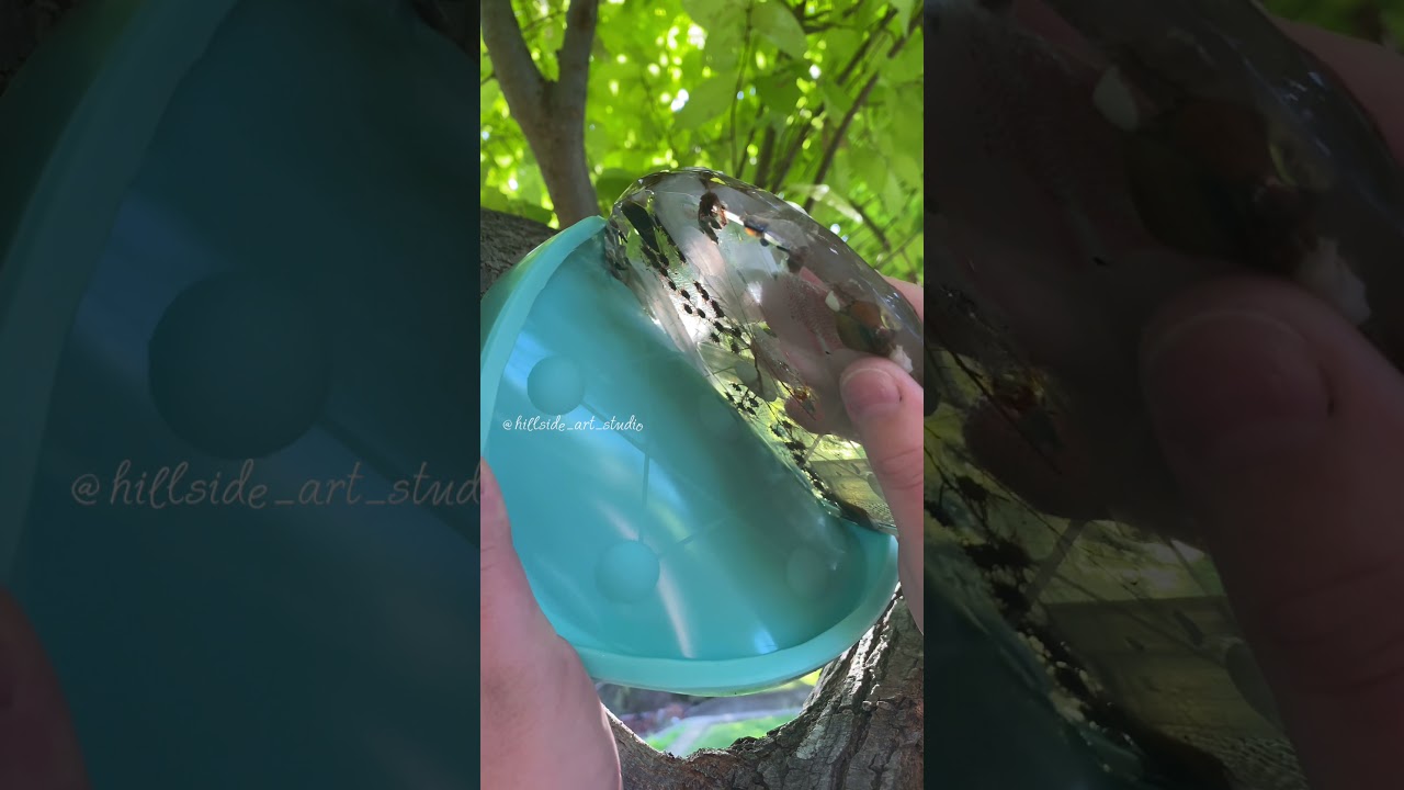 Making a Crystal Grid Charging Plate with Resin, Botanicals and Crystals