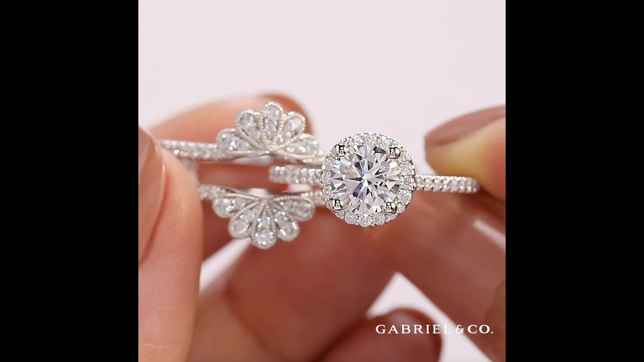 Interlocking Diamond Rings