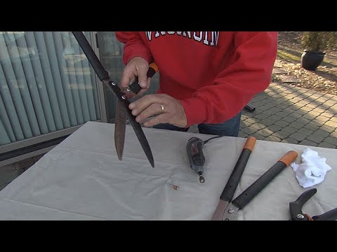 How To Sharpen Garden Tools | Fix It In 15