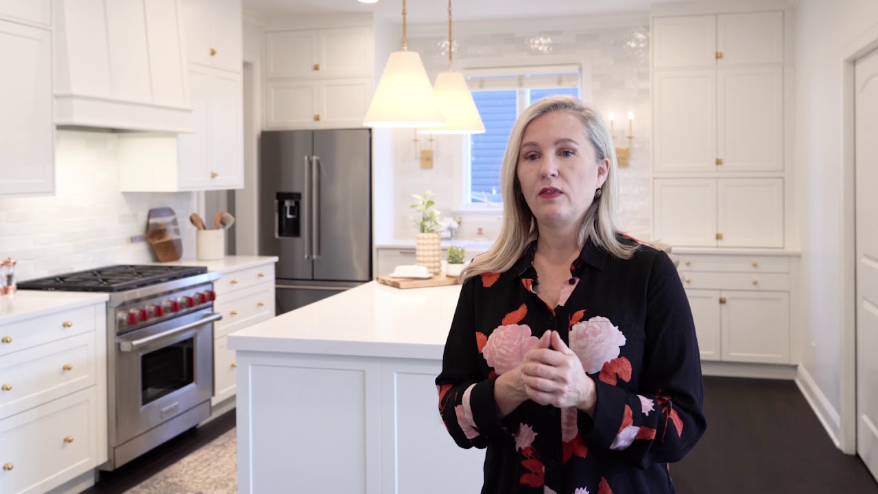 A Timeless & Classic All White Kitchen
