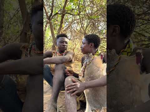 Hadzabe Tribe bushmen Dudukwe teach Chabba how to say new English words π
ππ₯°