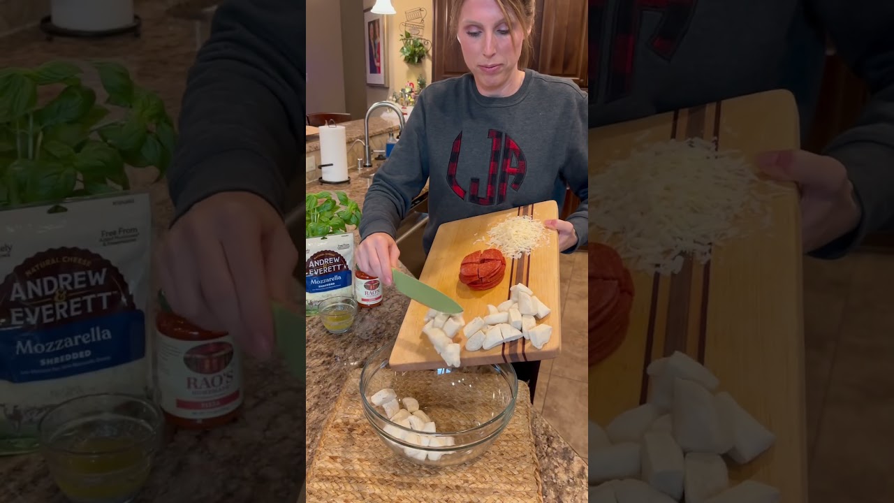 Pizza Monkey Bread RECIPE on dinnerin321.com #recipe #pizza #appetizer #newyear #party #easyrecipe