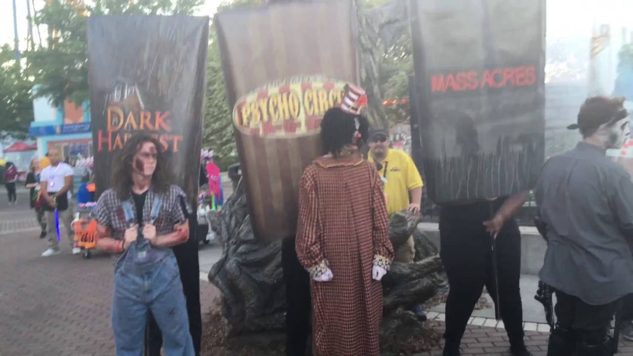 Opening Scare at Scarowinds 2016 Carowinds Halloween Haunt