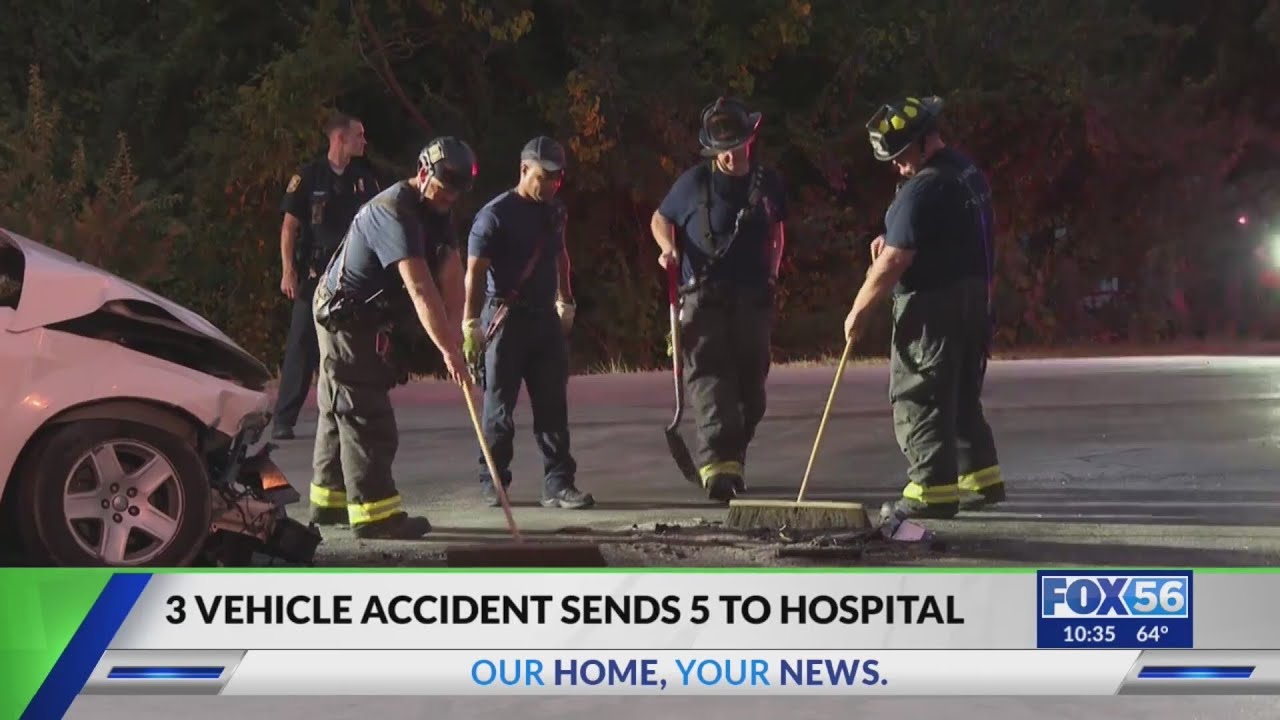 5 injured in Lexington 3-vehicle crash