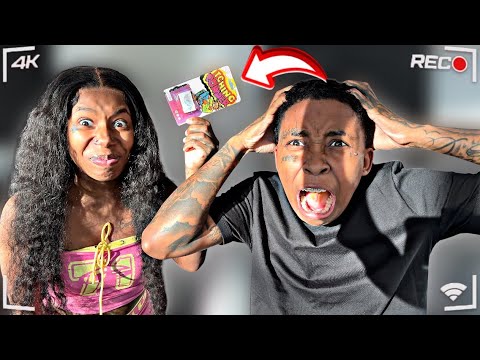PUTTING " ITCHING POWDER " In MY GIRLFRIEND DURAG *HILARIOUS* 😱