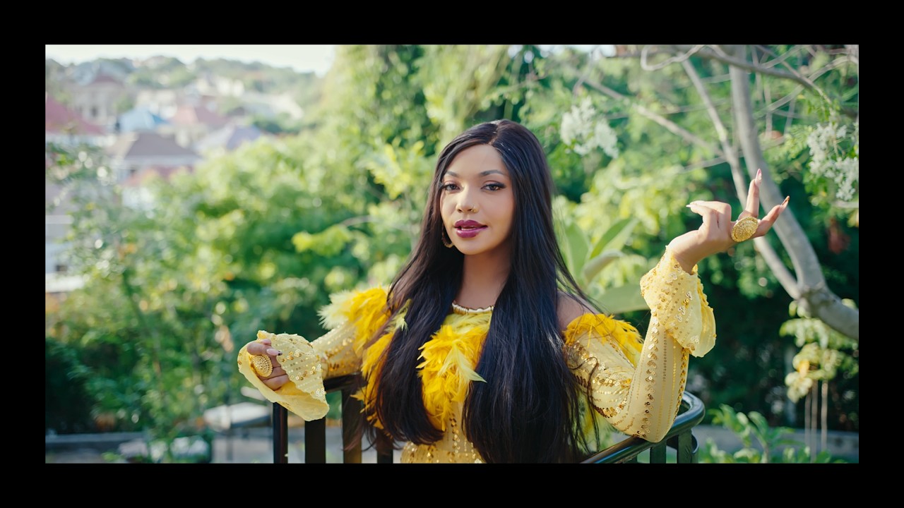 Lyyn - Pekee (Official Video)