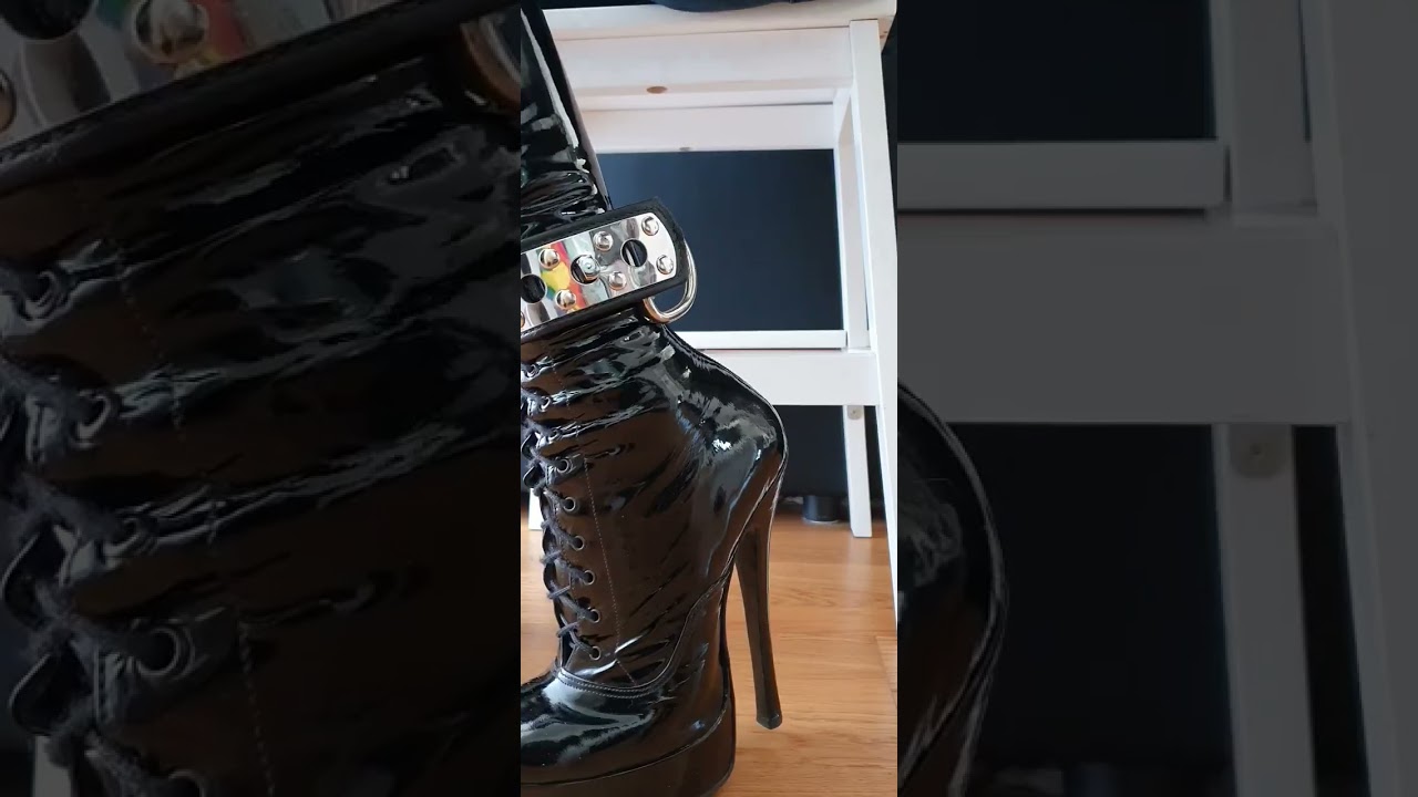 When someone gifts you a core membership on DeviantArt, who is also a fan of being locked in    You