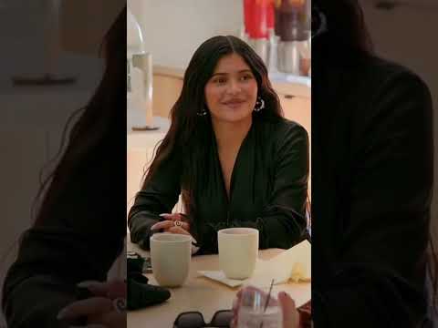 Why Is Kylie Keeping The Baby's Name A Secret... #KylieJenner #TravisScott #Kardashians