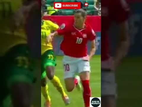 ???? From Zero to Hero: Learn This Amazing Football Trick Today! ⚽???? #WomenFootballSkills #FootballMagic