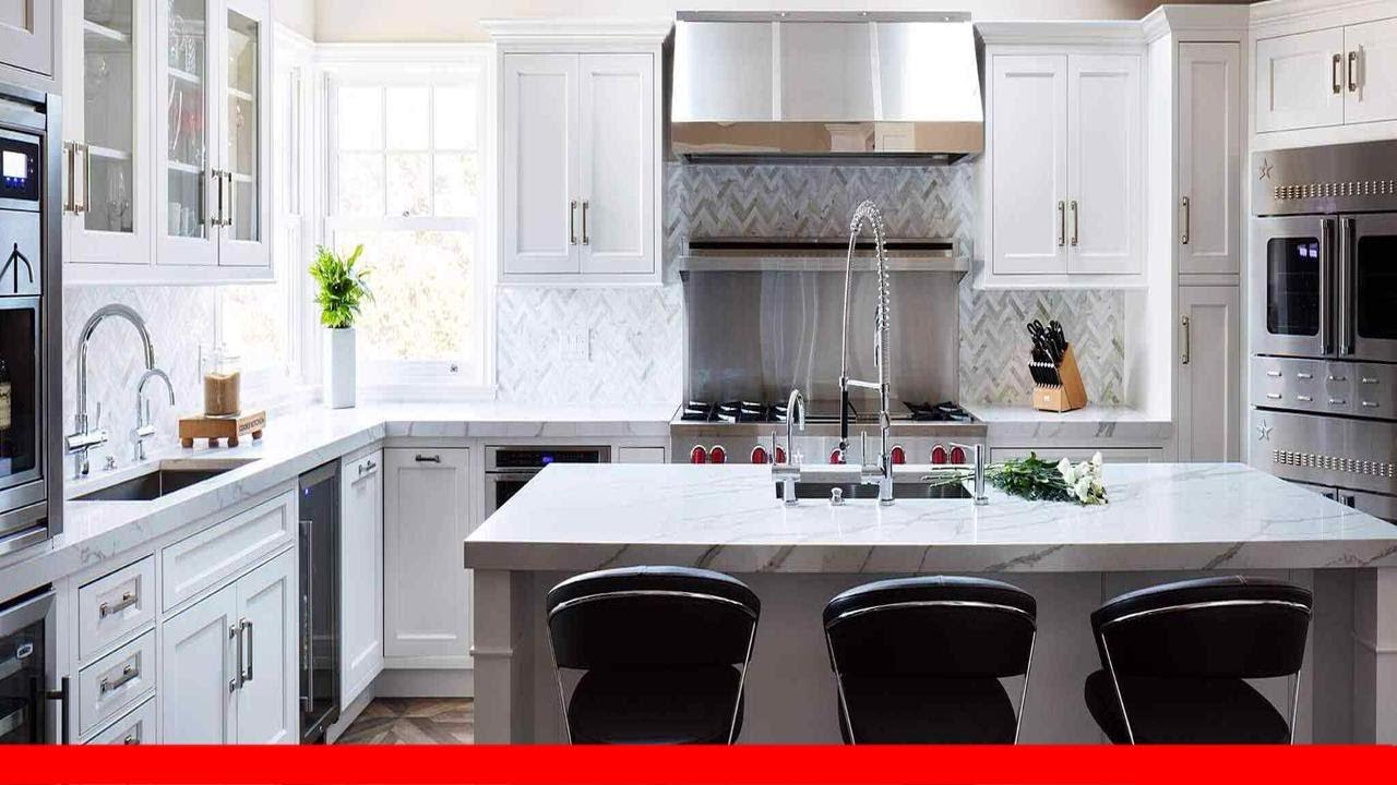 11 Kitchens With Herringbone Tile Backsplashes 🛋️