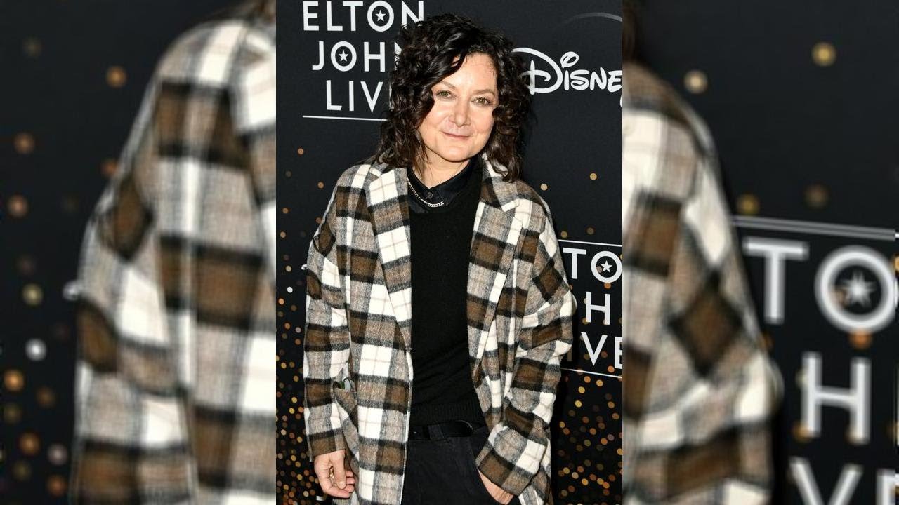 Grandparents, parents, siblings, and kids are all included in Sara Gilbert's Family Guide.
