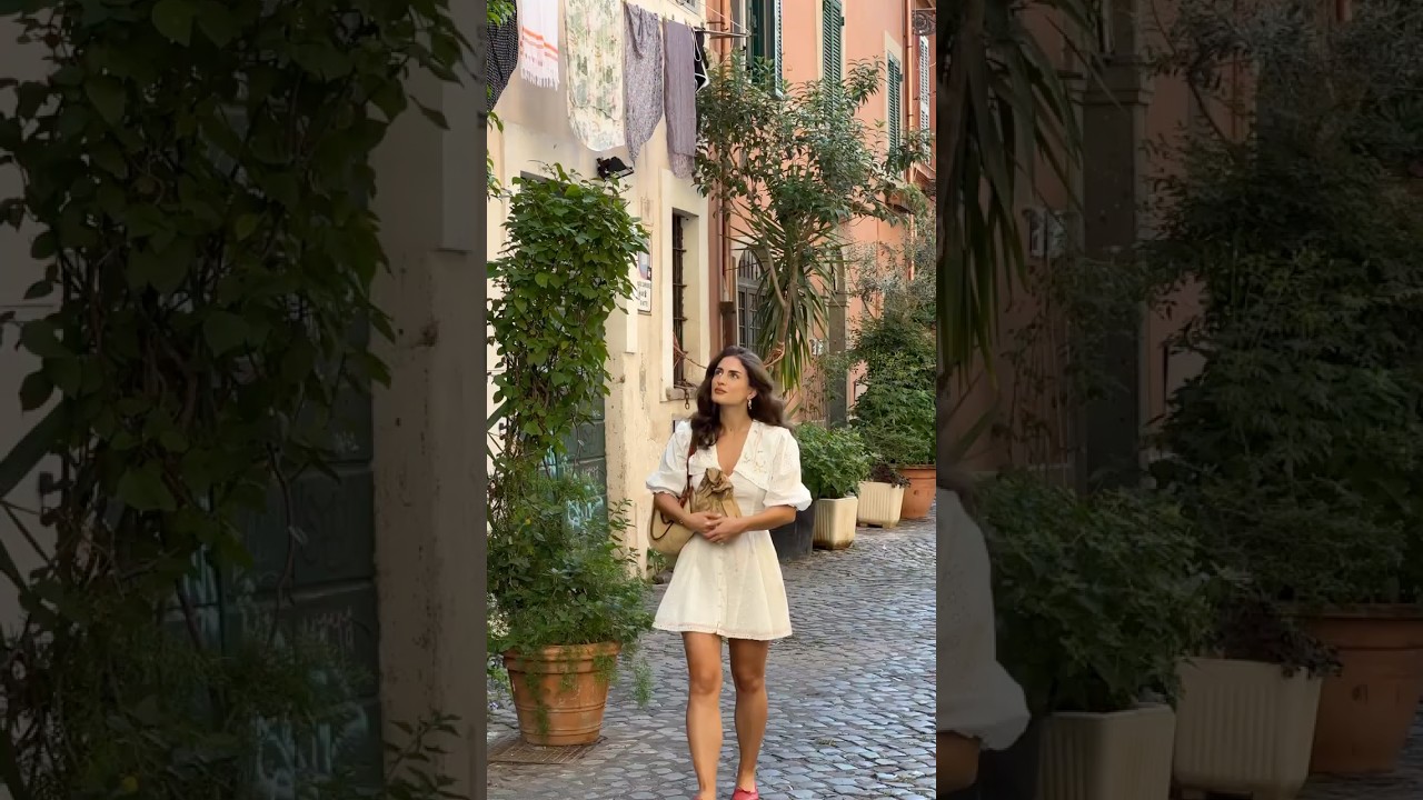 Making a perfectly simple Bruschetta in Italy with ​⁠For Love & Lemons and Lynee #bruschetta #recipe