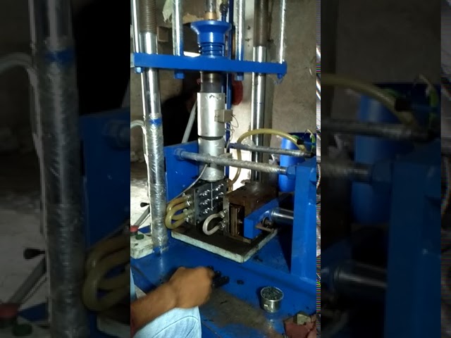 Vertical Plastic Insert Moulding Molding Machine - Door Catcher Magnet ...