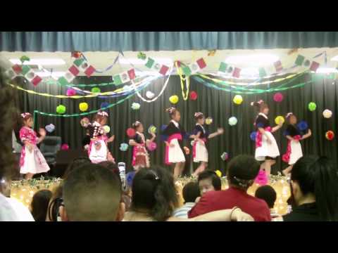 Balderas girls dancing