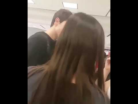 Shawn Mendes mother and sister surprised Shawn Mendes at airport back in 2016