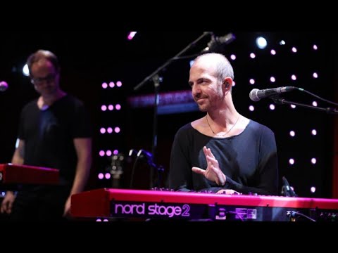 Calogero - Je joue de la musique (LIVE) Le Grand Studio RTL