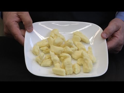 Blue Sky Science: Why do fresh cheese curds squeak?