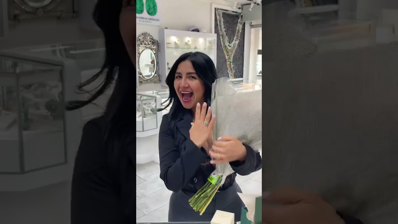 Her First Mother’s Day Gift Ever 💐💚 Watch This Beautiful Emerald Jewelry Surprise the end #emeralds