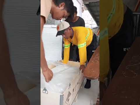 Unboxing Dyness LifePo4 Batteries for Solar install Project