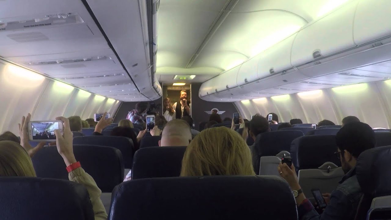 Chris Young and Cassadee Pope Perform at 35,000 Feet // Country Outfitter