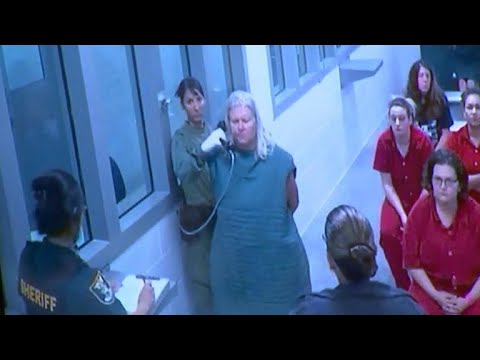 Accused ‘Killer Grandma’ Lois Riess Refuses to Take Her Meds ...