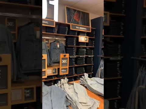 Great Deals at the Local Levi’s Outlet Mall