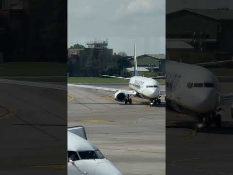 some traffic at Venice Treviso airport โ๏ธ๐ฎ๐น