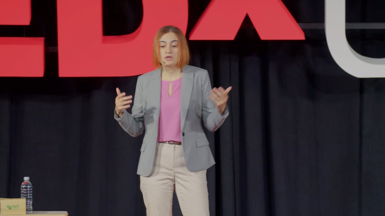 Affordable and Usable Virtual Reality in Online Classes | Tania Heap | TEDxUNT